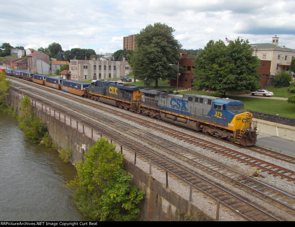 CSX 379 and 5213
